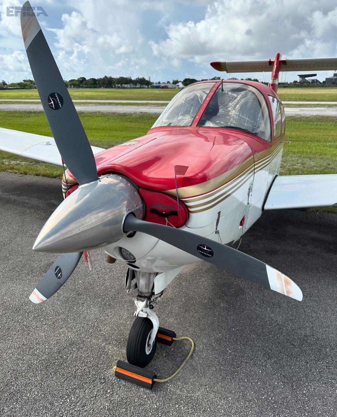 PIPER ARROW IV 1979 - Aviation Epica